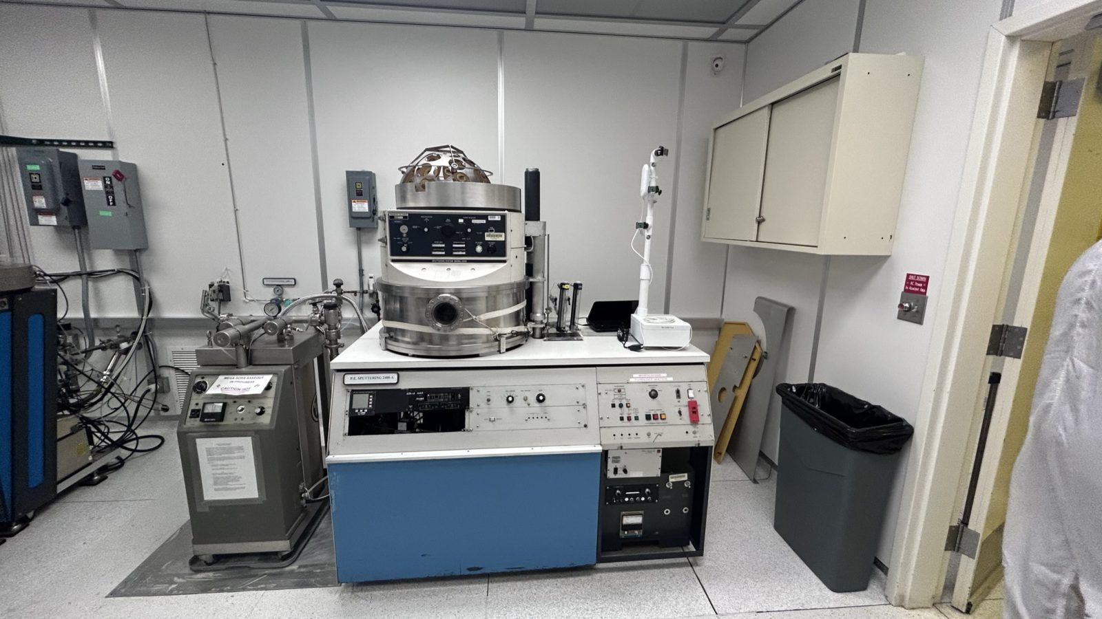 SimInsights Representatives Tour Semiconductor Fab at UC Irvine ...